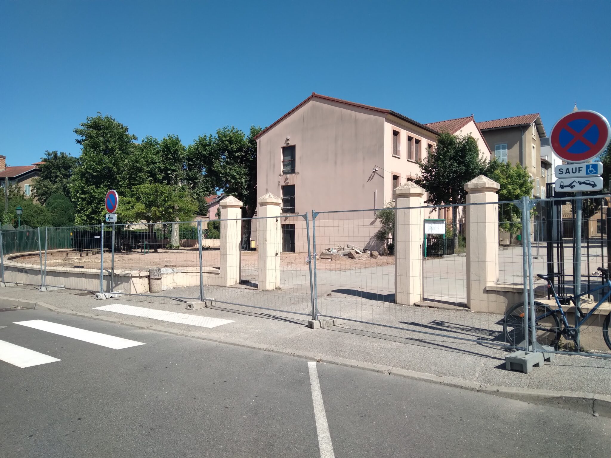 Pendant les vacances... les travaux avancent ! - Institution Saint ...